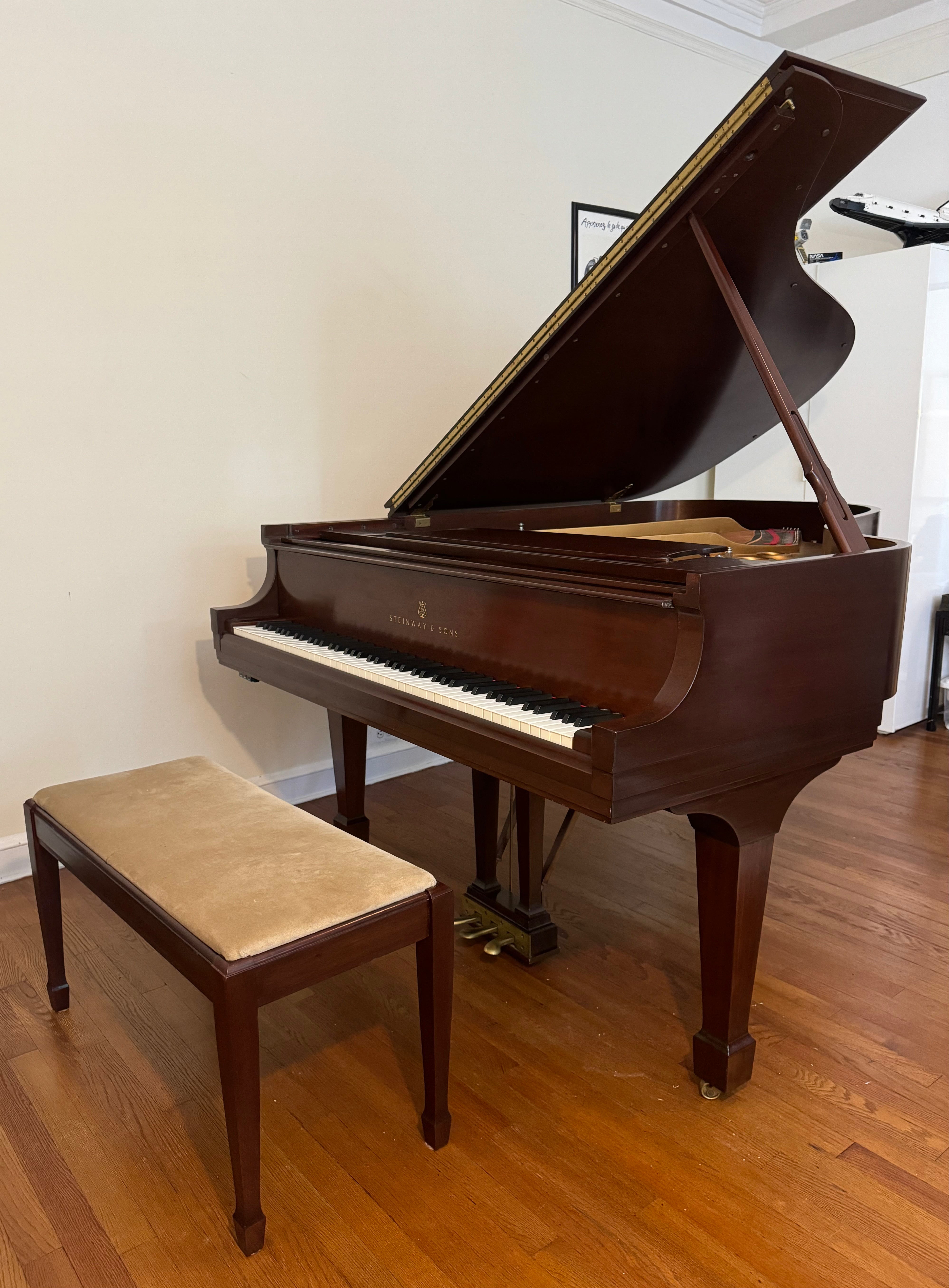 Steinway Model L | Mahogany | 1984 – Park Avenue Pianos | Steinway ...